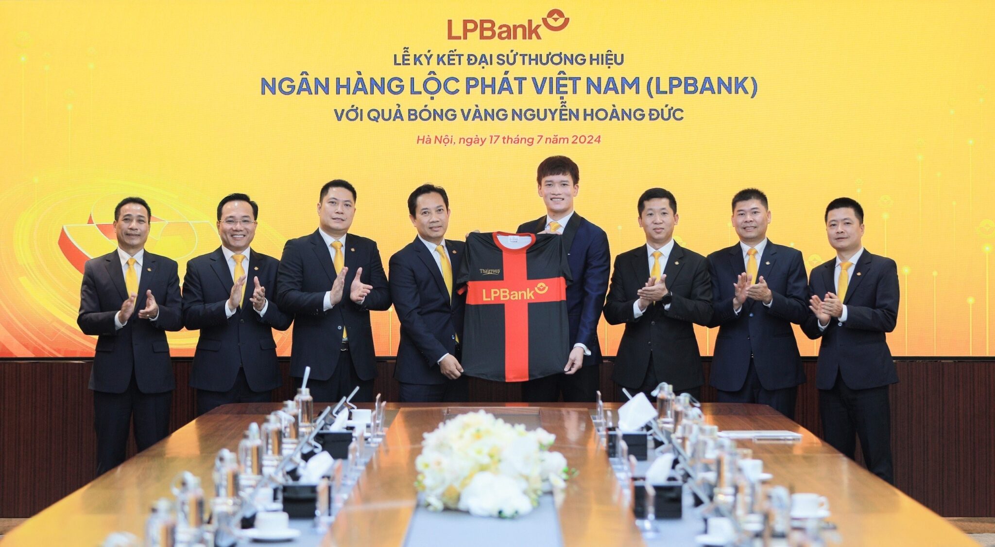Golden Ball Hoang Duc was selected as the brand ambassador of Loc Phat Bank Vietnam (LPBank - LPBank